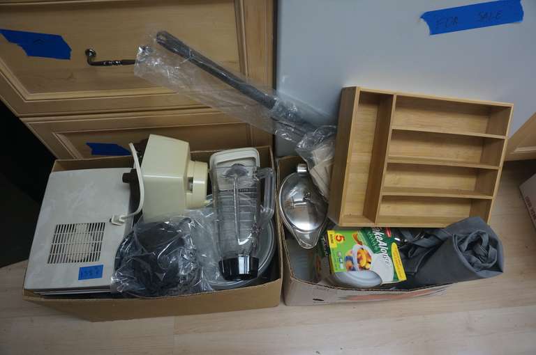 (2) Boxes of Mixed Kitchen Appliances and Goods - Estate Details