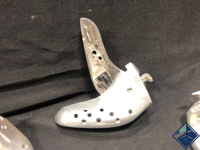 Metal Shoe Forms - Estate Details