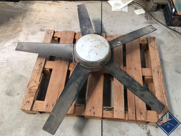 HAMPTON BAY 5 BLADE CEILING FAN - Estate Details