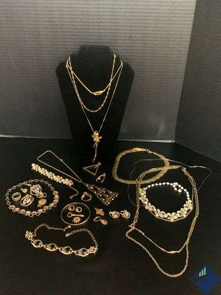 Collection of Golden Chains, etc. - Estate Details