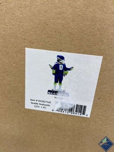Seattle Seahawks: Seahawk, Light Up Sign, & Flags - Estate Details