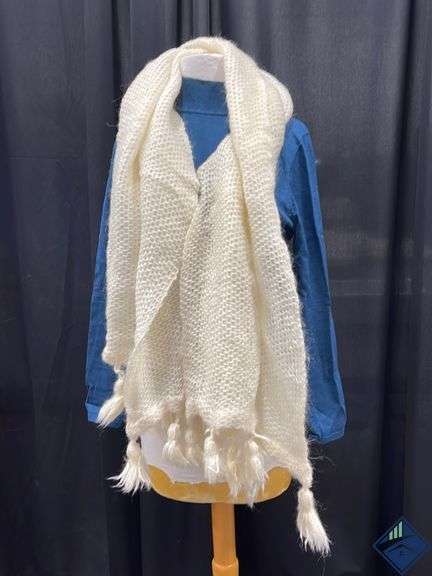 Pendleton Turtle Neck & Knit Shawl - Estate Details