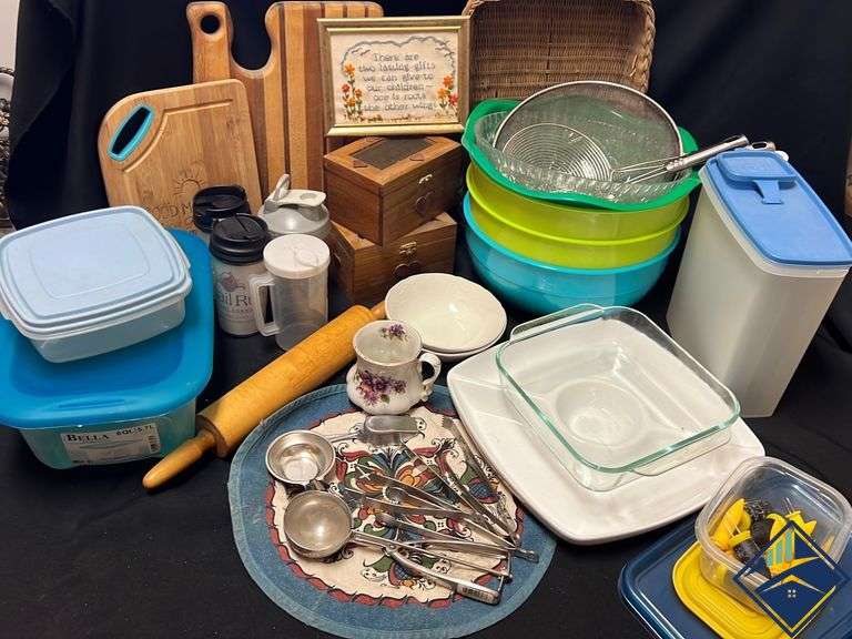 Glass Mixing Bowls, Wood Cutting Boards, Plasticware, & More - Estate ...