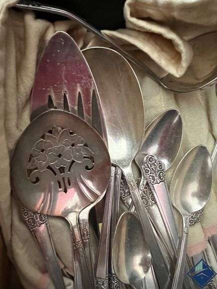 Rogers Deluxe Plate by International Solver Precious Pattern Silver Plated Silverware - Estate ...