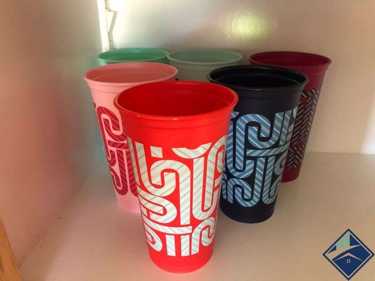 Starbucks Color Changing Cups - Estate Details