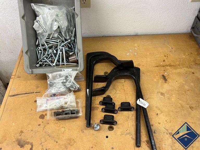 Woodcraft Bench Holdfasts, Lag Bolts, etc. - Estate Details