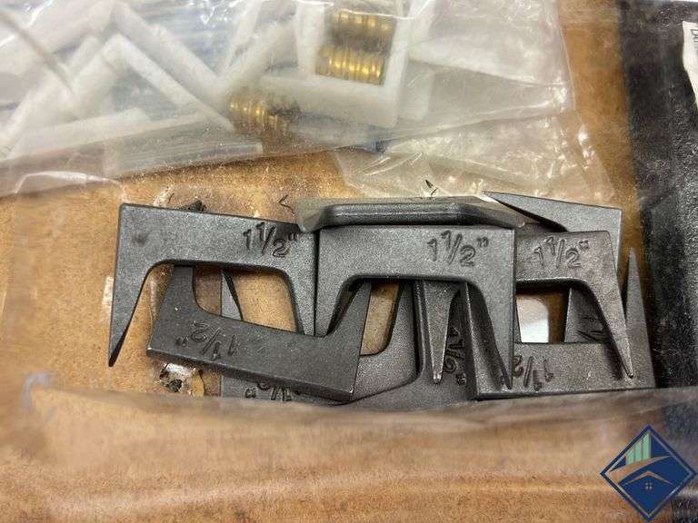 Woodcraft Bench Holdfasts, Lag Bolts, etc. - Estate Details