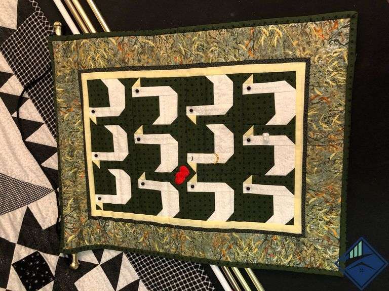 Quilt Tapestries & Rods - Estate Details