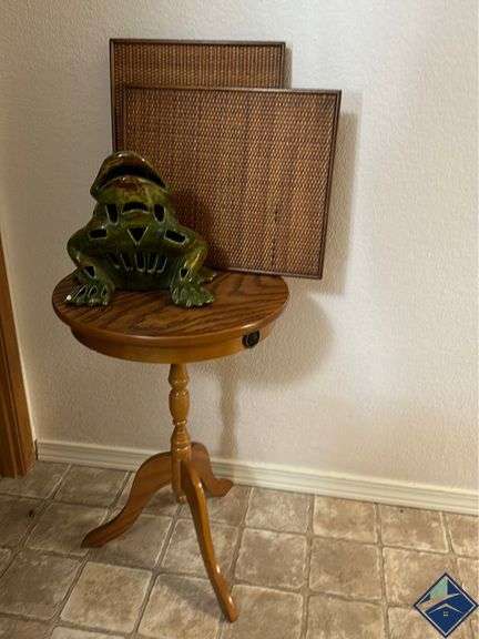Round End Table, Frog & Bamboo Like Trays - Estate Details