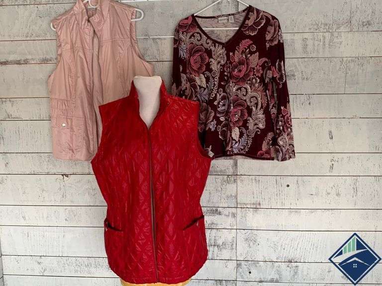 Red Assortment of Chico’s Clothes (Jacket, Vest, Top) Size 2/3 - Estate ...