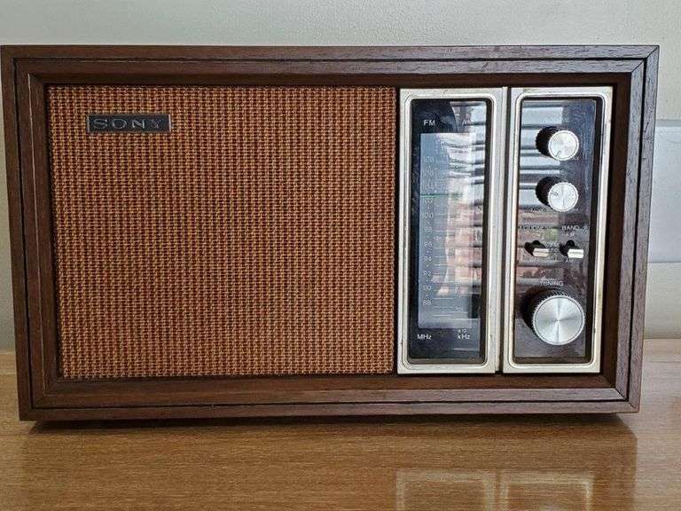 Vintage Sony AM/FM Radio - Estate Sales RVA
