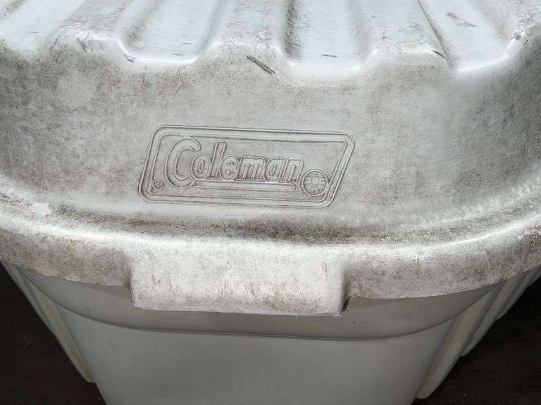 Coleman storage box - Auction Services LTD