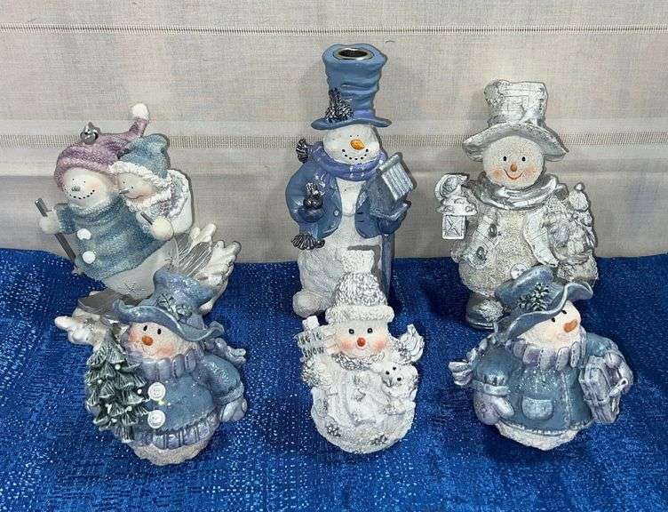Snow people figurines - Auction Services LTD