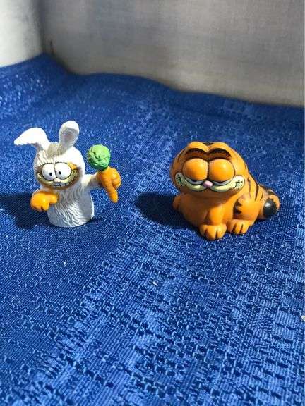 Garfield box - Auction Services LTD