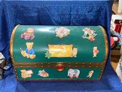 Santas musical toy chest - Auction Services LTD