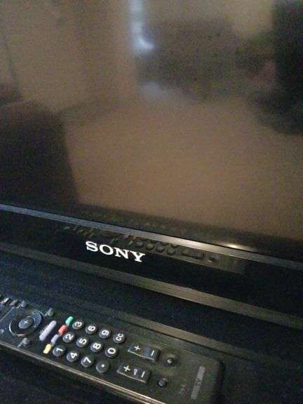 SONY Flat Screen TV with remote - Auction Services LTD