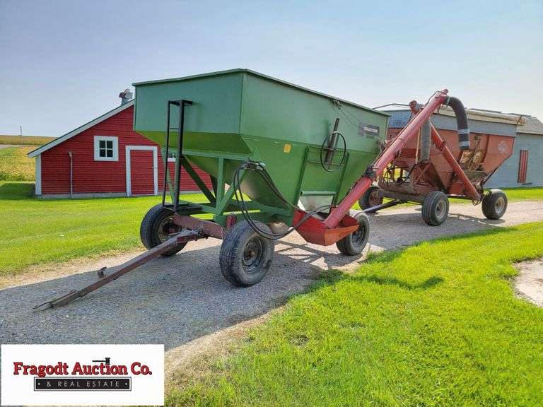 Parker 2000 Gravity Box with Hydraulics Unverferth Brush Auger on ...