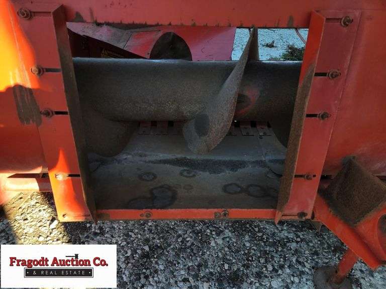 Gehl 600 Chopper with TR680 2 Row 36” Head and Hay Pickup (Off 800 ...