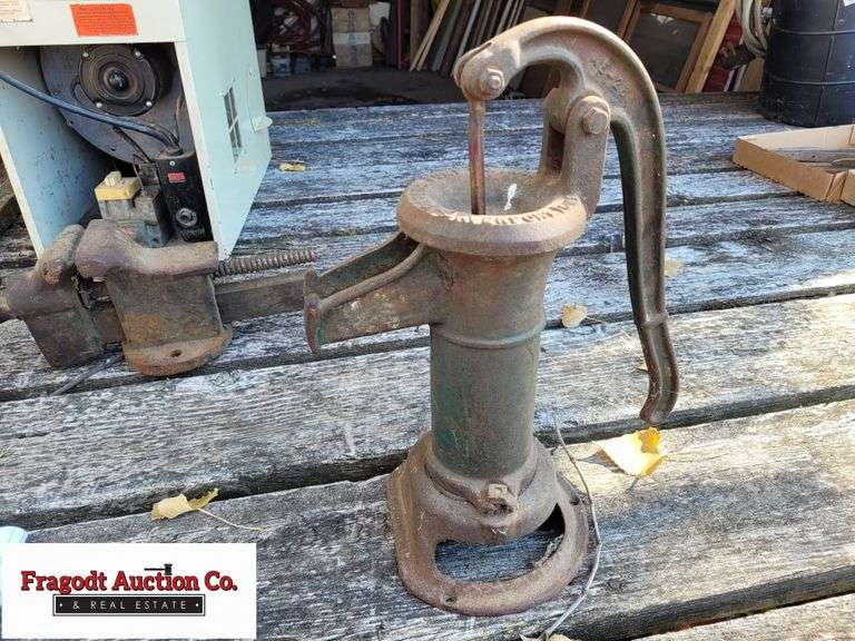 Water Spicket Pump - Fragodt Auction and Real Estate LLC
