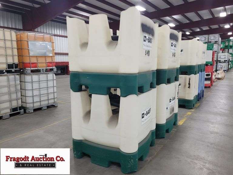 (4) BASF Totes with 2 Pumps - Fragodt Auction and Real Estate LLC