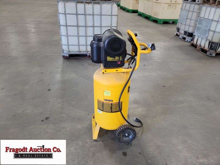 DeWalt Air Compressor, Model D55168, 200 PSI, 1.6HP Motor, On Wheels ...