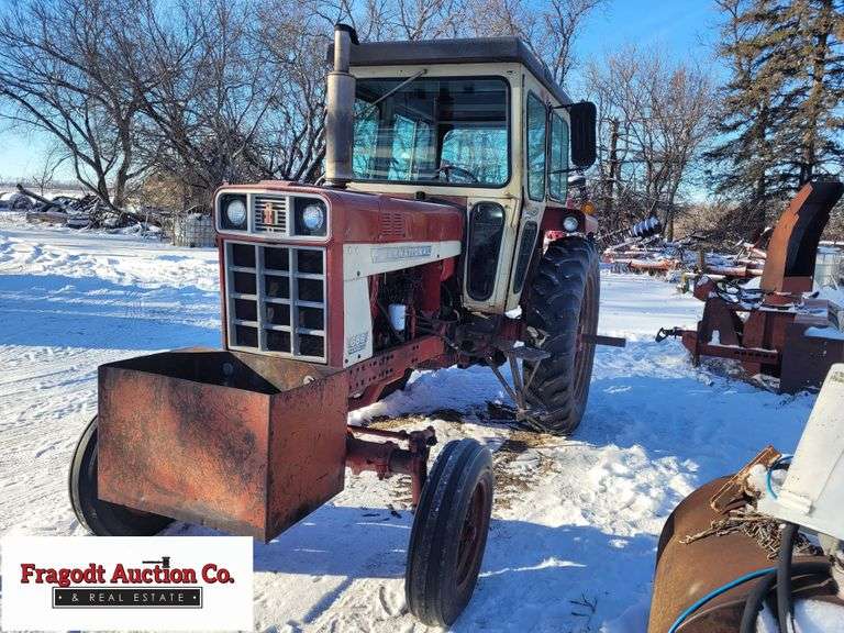 1974 International 666 Tractor, Gas, 13.6x38 Rears, 6:00x16 Fronts, 3pt ...
