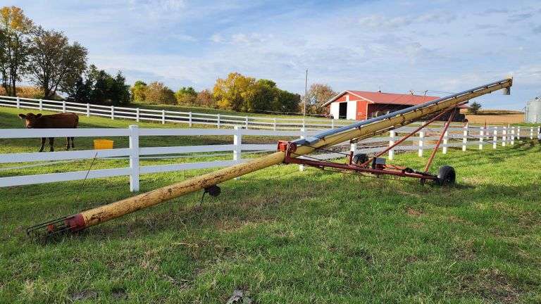Westfield 8” x 51’ Auger, Side 540 PTO - Fragodt Auction and Real ...