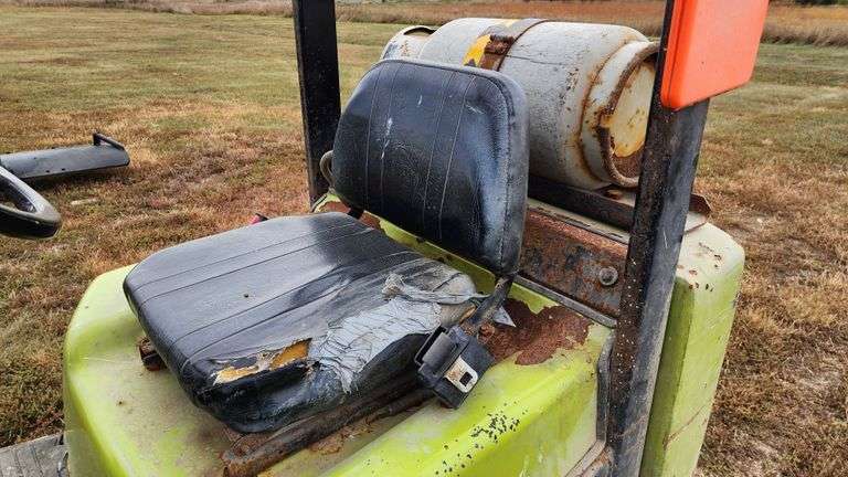 Clark FL19 Forklift, Model CGC25, LP, Running Order, Side Shift ...