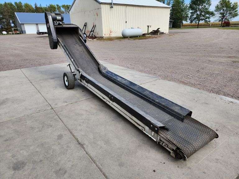 USC Portable Jump Conveyor, 15’ Long, 24” Belt, 2h - Fragodt Auction ...