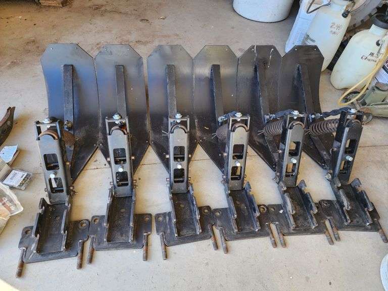(6) May Wes QD2 Stalk Stompers, Approx 300 Acres on Them, Off 963 Corn ...