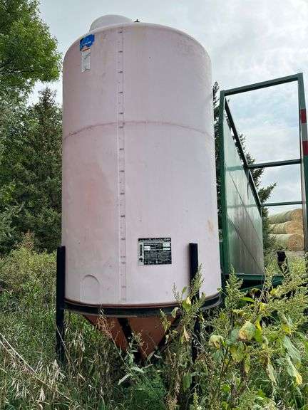 1500 Gallon Poly Bulk Tank with Stand - Fragodt Auction and Real Estate LLC