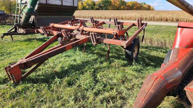 Lindsay 11' Chisel Plow, High Clearance, Spring Shanks - Fragodt ...