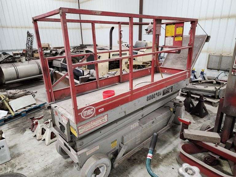 MEC 2034 Scissor Lift, Electric, 20’ Max Platform Height, 750lb Max ...