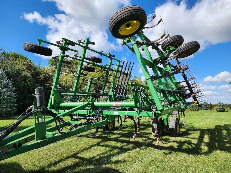 2005 John Deere 2210 Field Cultivator, 27’6” with 4 Bar Coil Tine ...