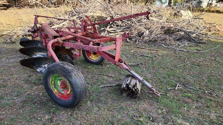 International Model 70 3 Bottom Plow, 16” Pull Type - Fragodt Auction ...