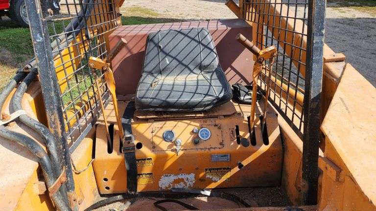 Case 1830 Skid Loader, Not Running but Engine is Loose, Shows 2,077 ...