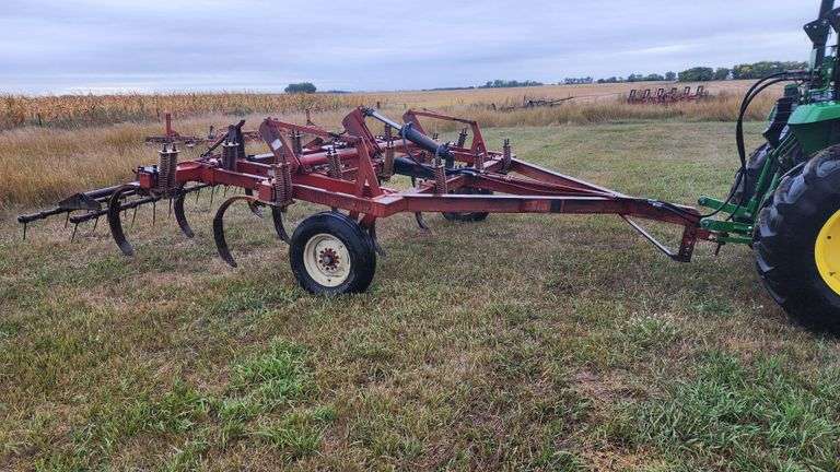 Melroe 14’ Chisel Plow, Model 501-10, 2 Bar Harrow, 14 Shanks, SN: 1025 ...