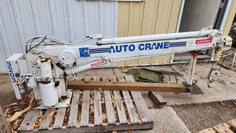 Auto Crane, Model 3203, Hydraulic Lift with Pivot, 12 Volt System Rated ...
