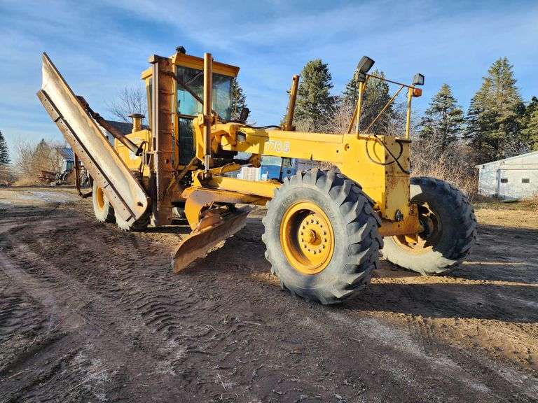 1987 John Deere 770B Motor Grader, Blade and Snow Wing – 14.00-24 ...