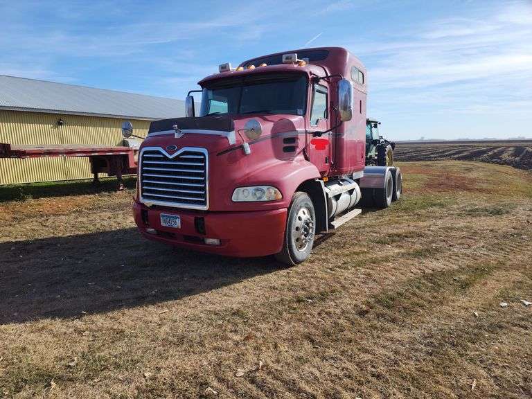 2004 Mack Vision Model CX613, Mack 460hp, Mack 13 Speed Transmission ...