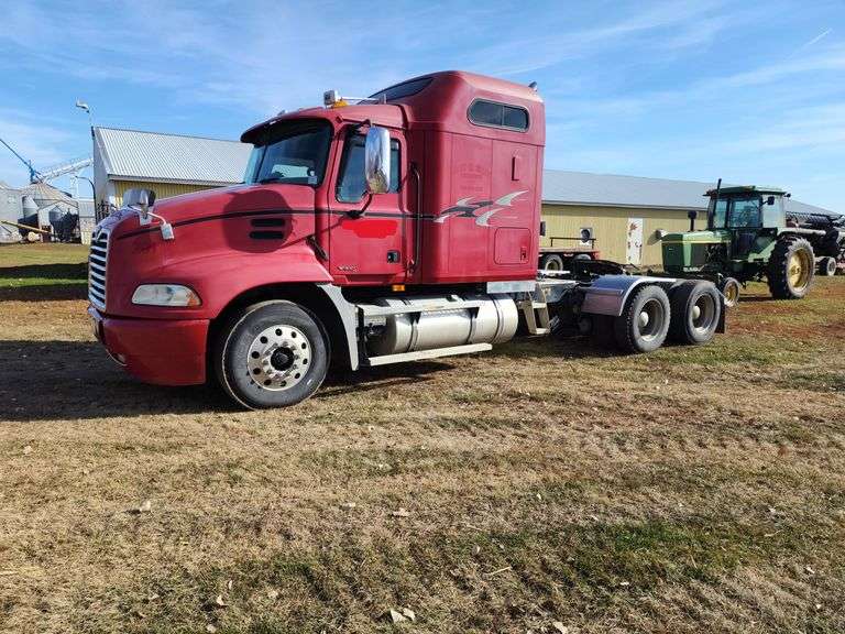 2004 Mack Vision Model CX613, Mack 460hp, Mack 13 Speed Transmission ...