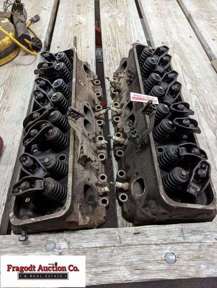 Chevrolet Vortec 350 Heads - Fragodt Auction and Real Estate LLC
