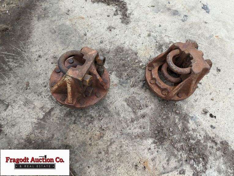 (2) IH 9 Bolt Dual Hubs for 3 1/4” Axles, *List of what these fit in ...