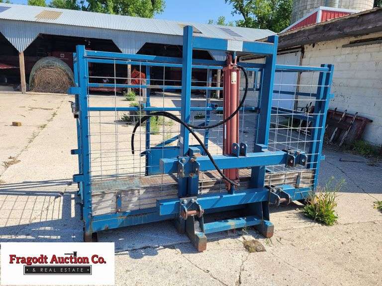 3pt Livestock Mover with Hydraulic Lift, Made by Albany MFG - Fragodt ...