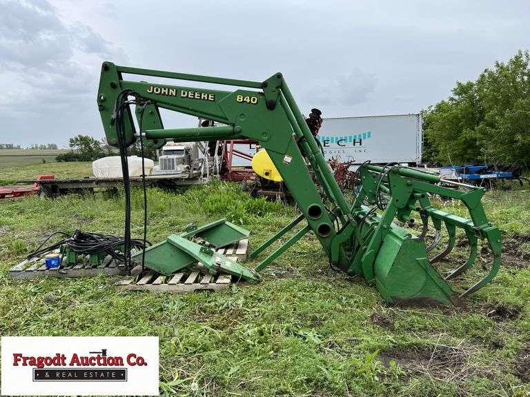 John Deere 840 Loader with 8’ Bucket and Grapple, - Fragodt Auction and ...