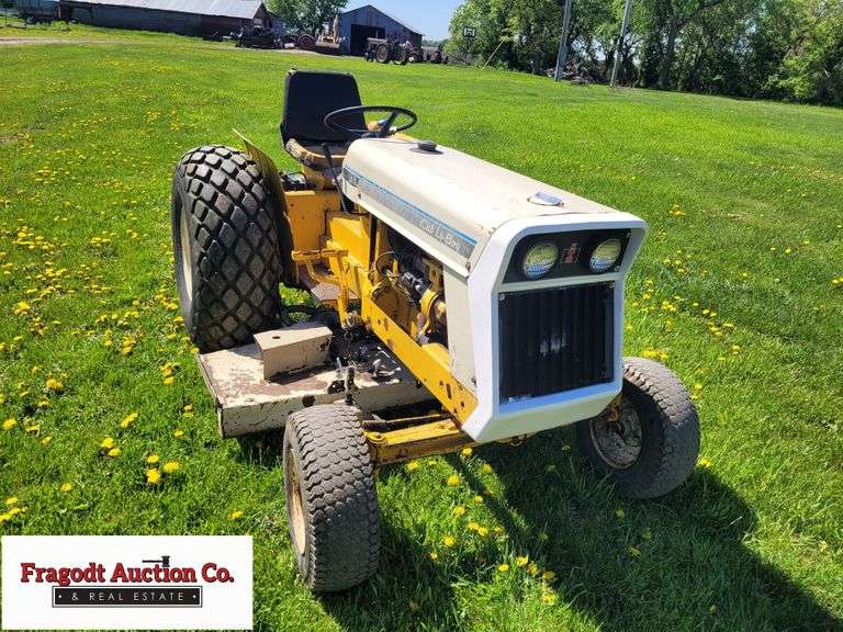 Cub Low Boy Model 185 Utility Tractor with 60” Woo - Fragodt Auction ...