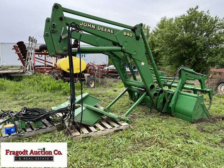 John Deere 840 Loader with 8’ Bucket and Grapple, - Fragodt Auction and ...
