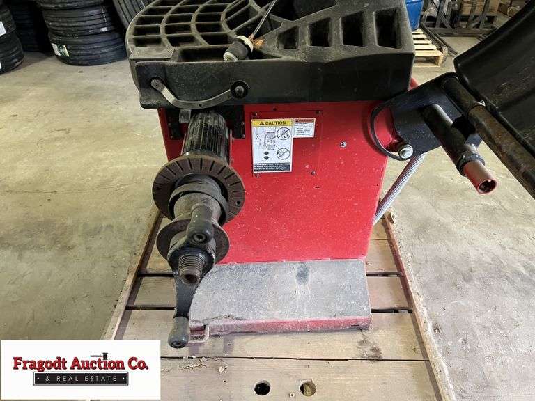 Hunter DSP9200 Tire Balancer, 240 Volt, In Working Order Per Seller ...