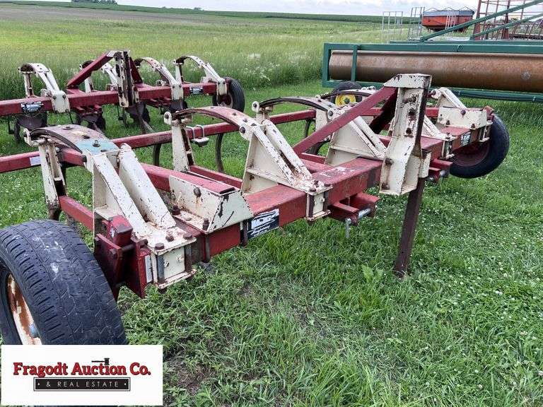 Tebben 3pt Ripper, 5 Shank - Fragodt Auction and Real Estate LLC