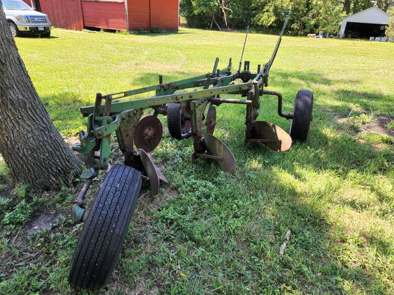 Oliver 3 Bottom Plow – Pull-type with Lead Coulters - Fragodt Auction ...